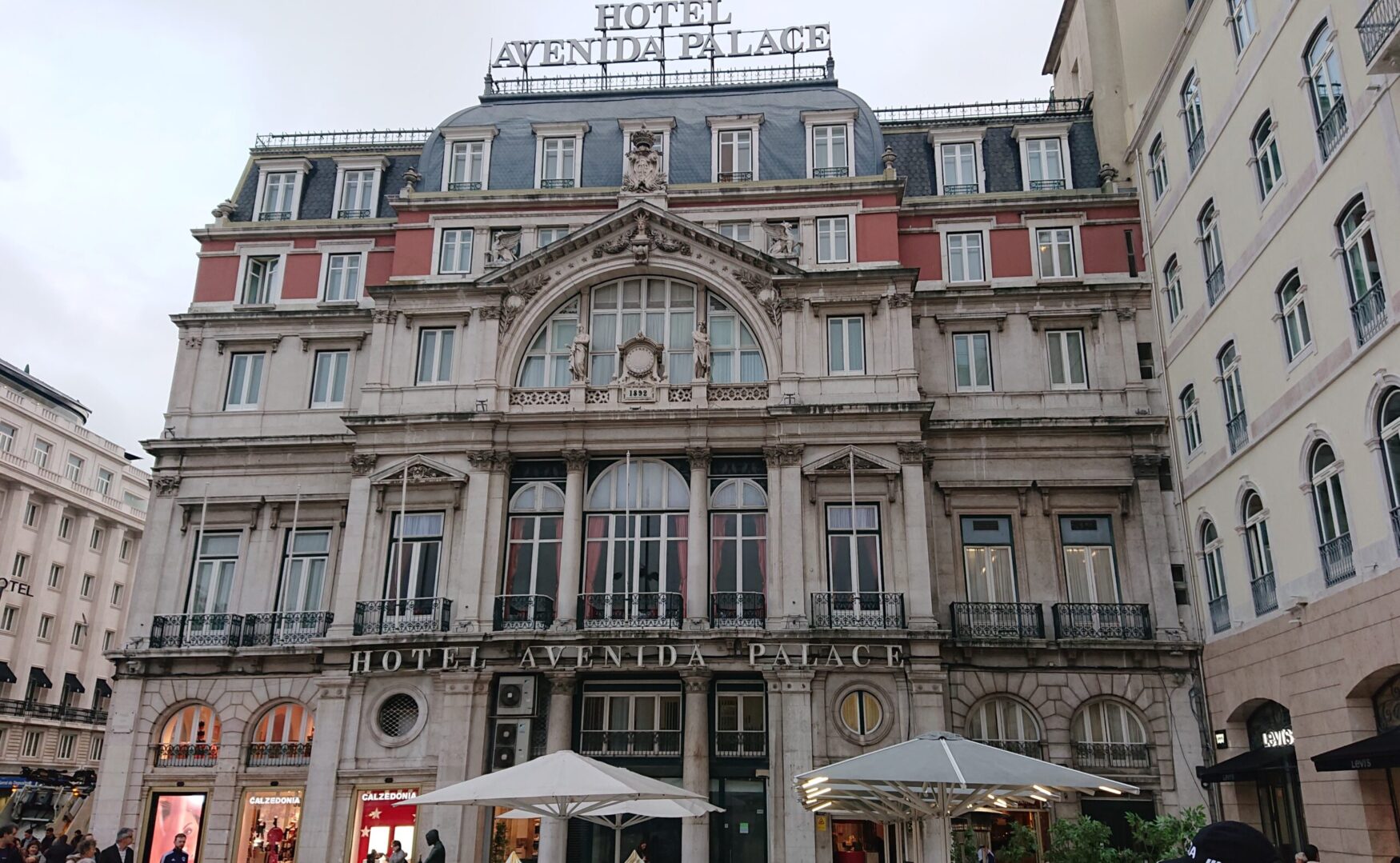 avenida place lisboa | 旅する幸せ